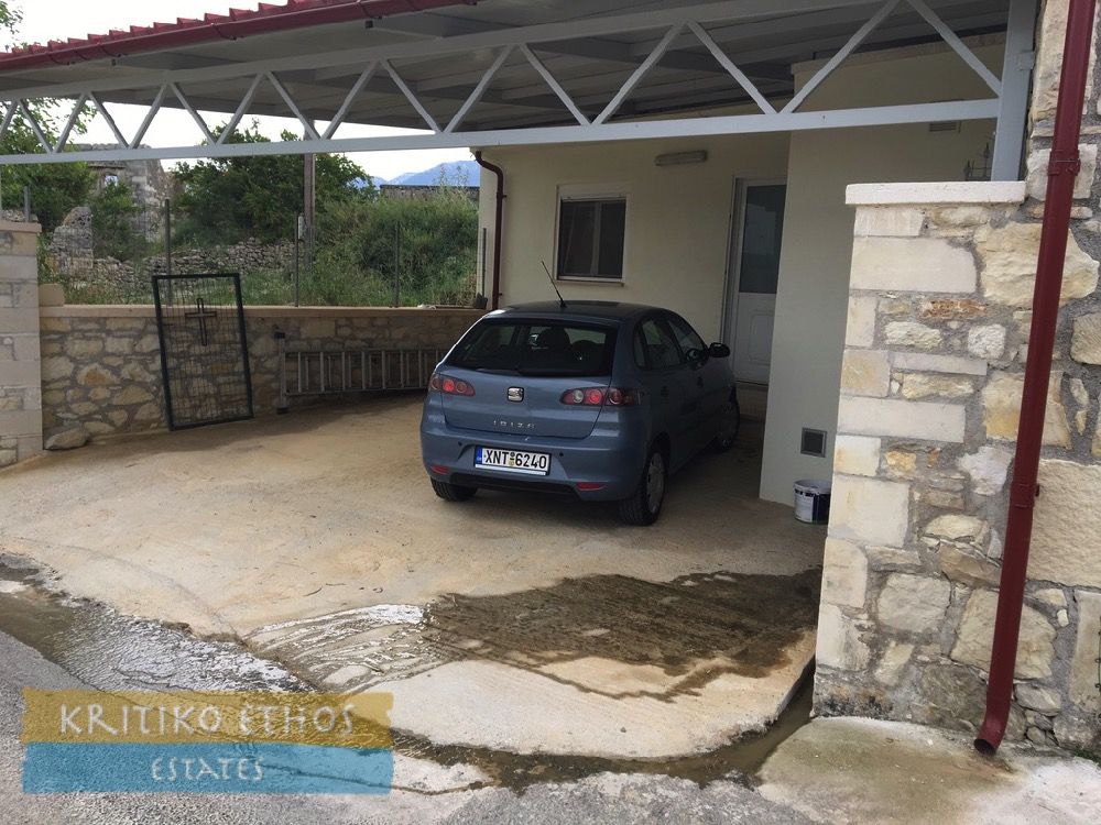 Villa for sale in Metoxi Crete: Restored 3-bedroom stone home
