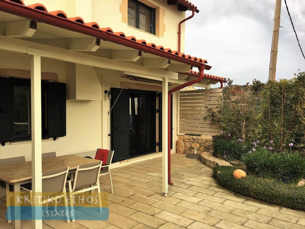 Villa for sale in Metoxi Crete: Restored 3-bedroom stone home